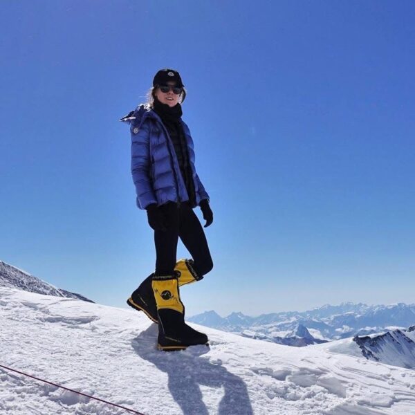Anja Blacha Climbs Everest – Without Oxygen and Sherpa Support 2025