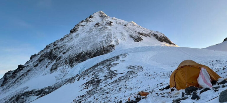 Anja Blacha Climbs Everest – Without Oxygen and Sherpa Support 2025